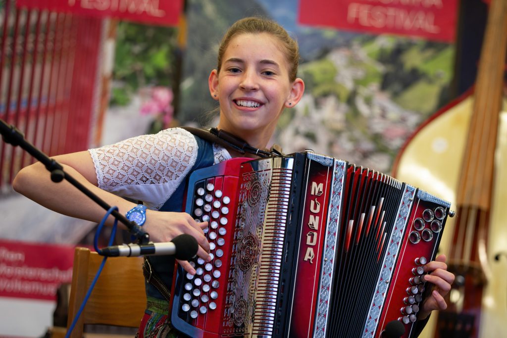Die zwei neuen Weltmeister auf der Steirischen Harmonika kommen aus Österreich ! - HVÖ ...